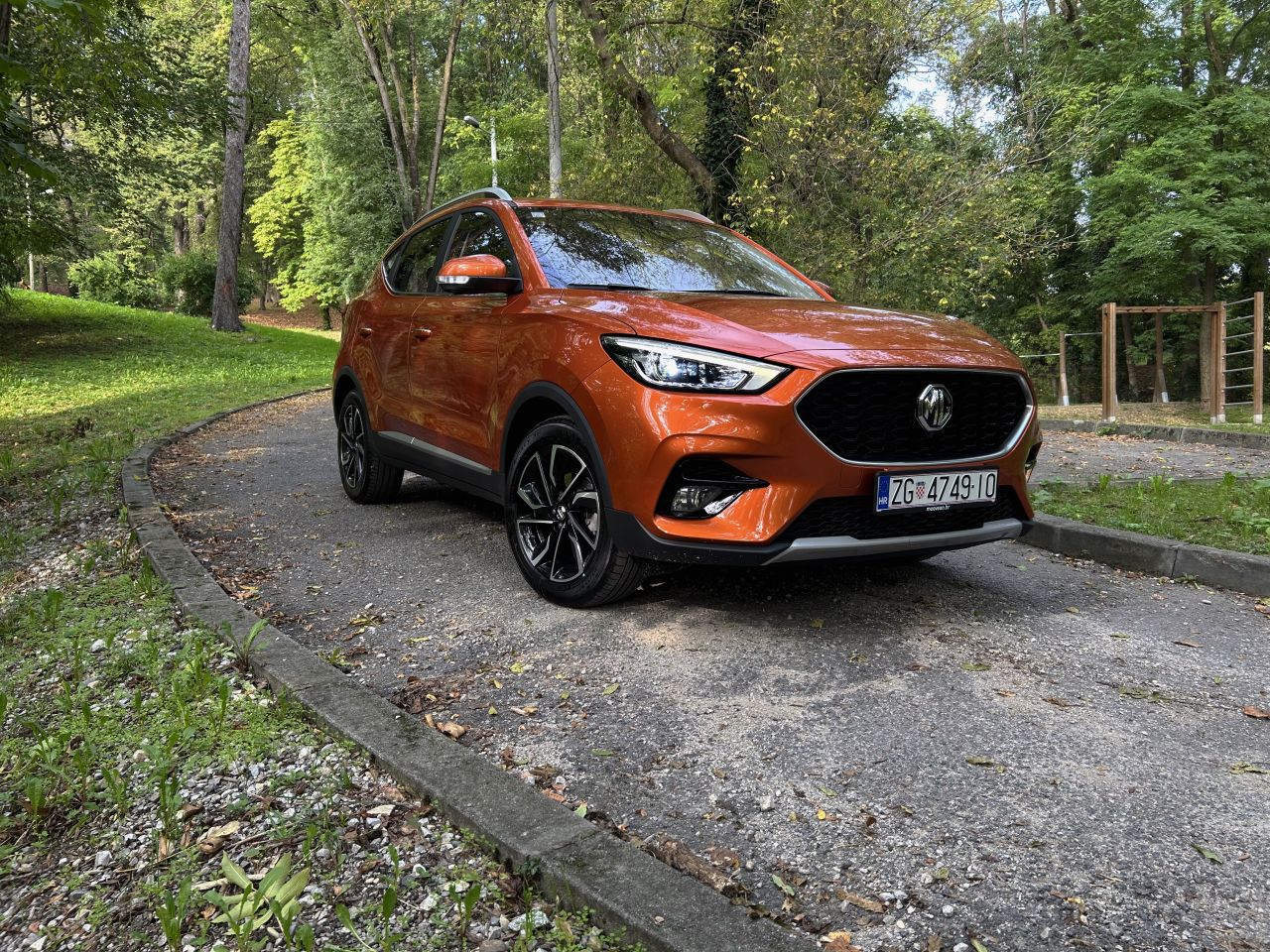 2022 MG ZS XCLE 1.0 AT Luxury TEST / Testirali smo... / Testovi ...
