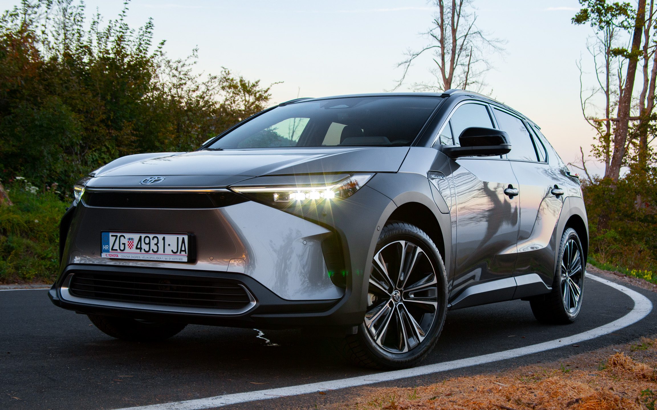 Toyota bZ4X Style AWD TEST / Testirali smo... / Testovi / Vidiauto ...