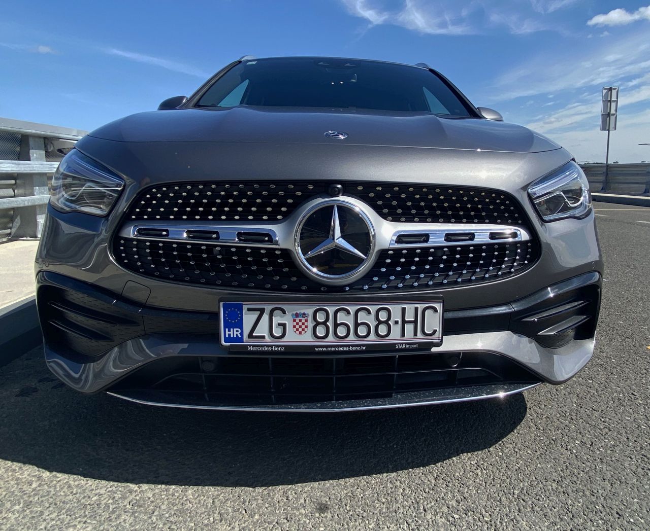 Mercedes-Benz GLA 200d AMG Line TEST / Testirali smo... / Testovi ...