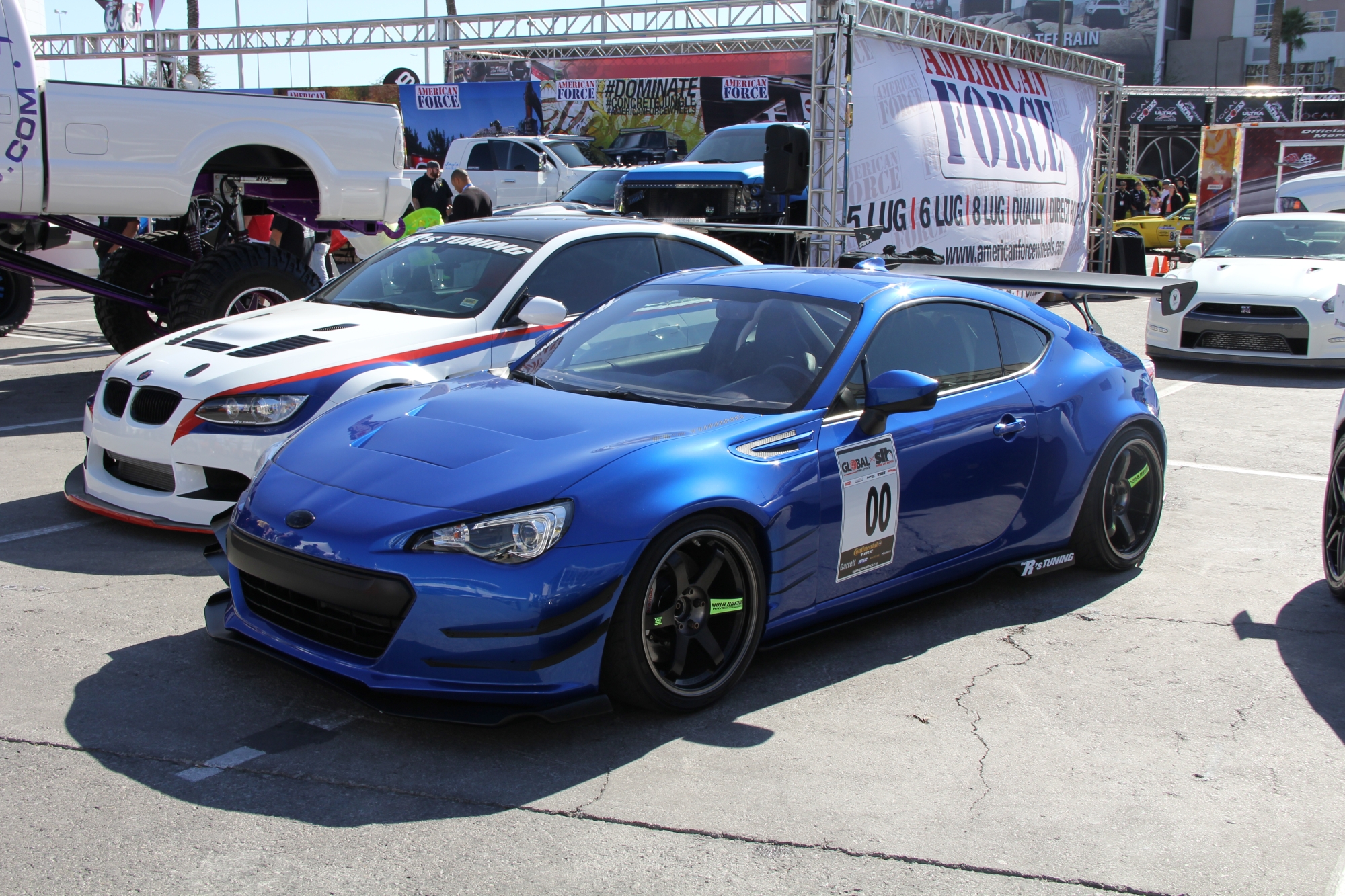 Plave jurilice na SEMA tuning show u Las Vegasu / Izvještaji s ...