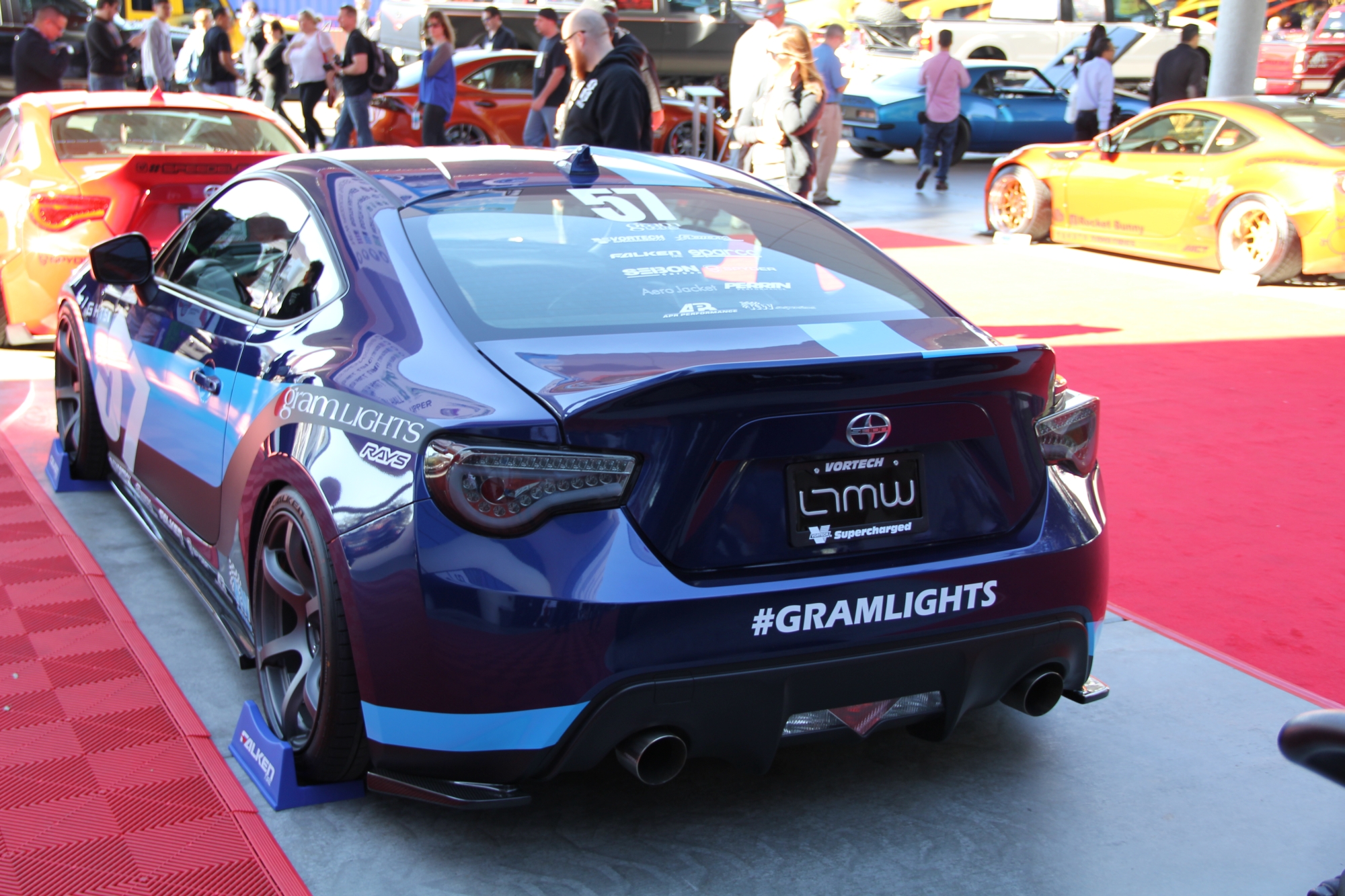 Plave jurilice na SEMA tuning show u Las Vegasu / Izvještaji s ...