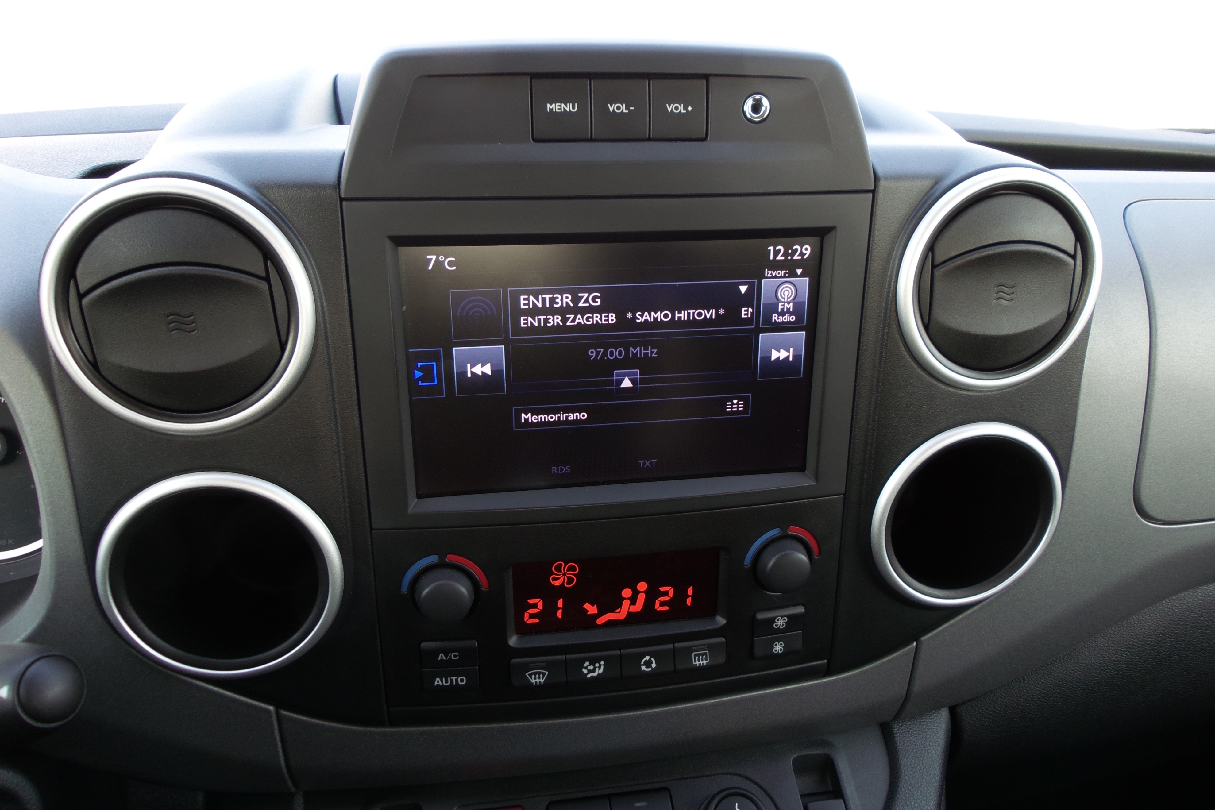 Peugeot Partner Tepee 1.6 BlueHDI 100 Outdoor TEST / Testirali smo ...